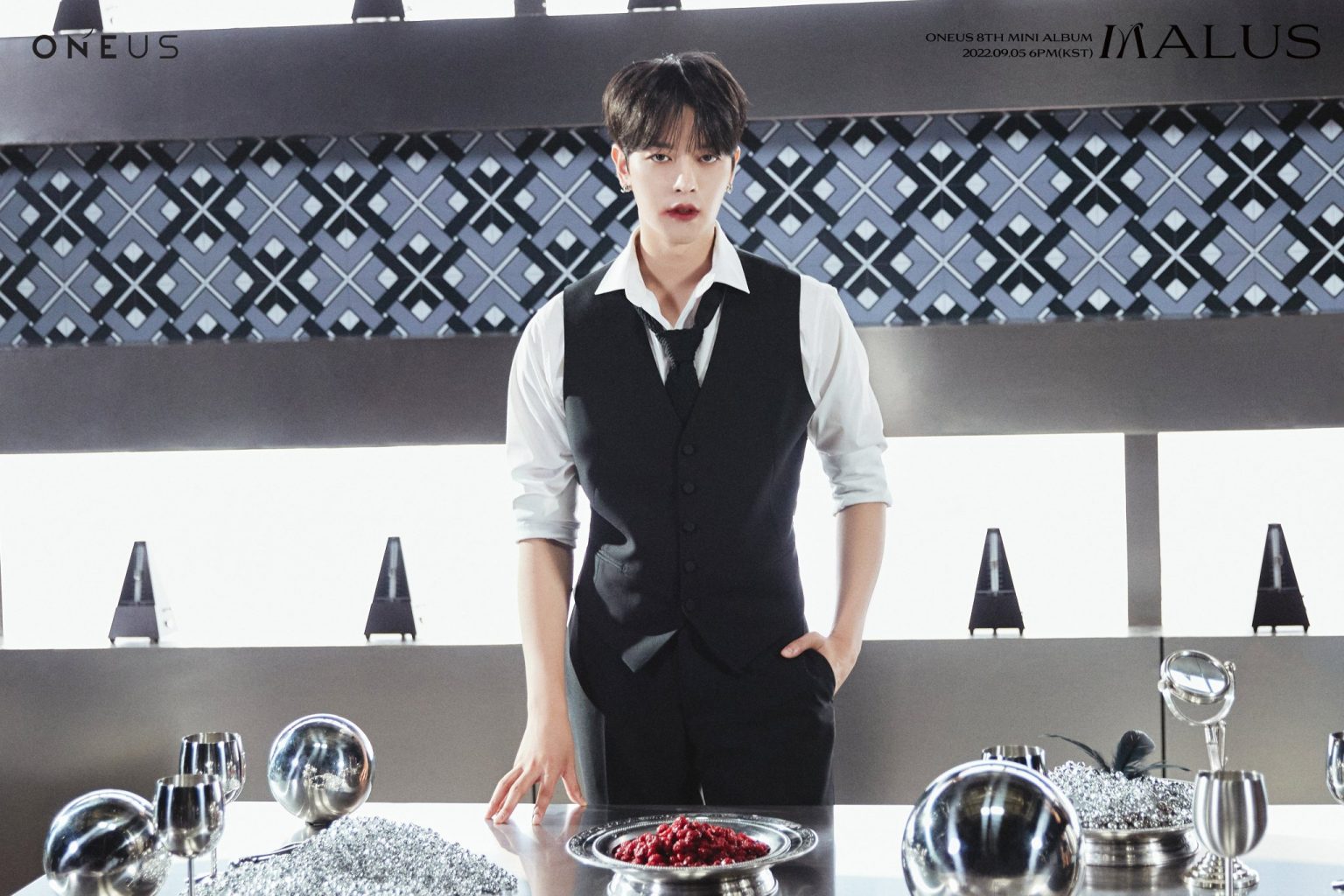 Watch: ONEUS Remembers The "Same Scent" In Mesmerizing Comeback MV | Soompi