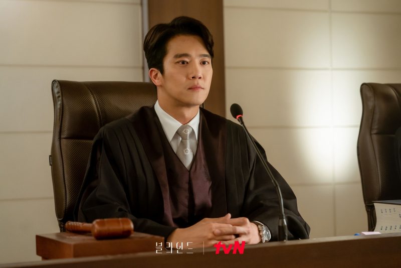 “Blind” avanza a Taecyeon de 2PM, Ha Seok Jin, y más viviendo momentos ... “Blind” avanza a Taecyeon de 2PM, Ha Seok Jin, y más viviendo momentos ...
