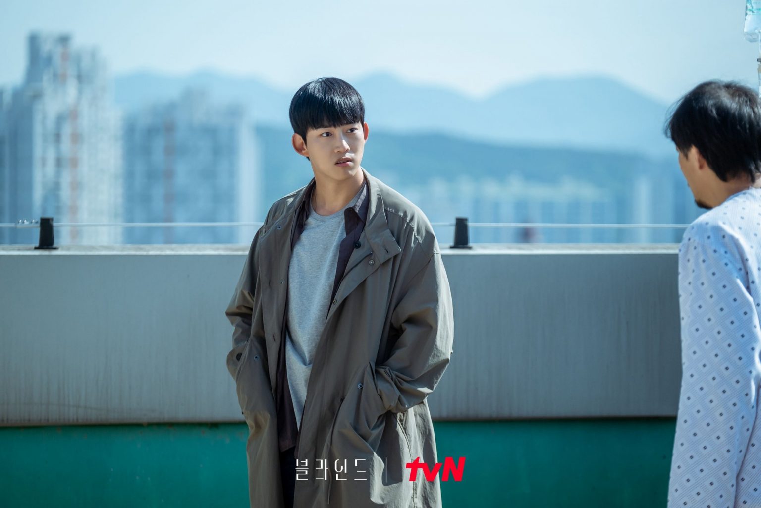 2PM's Taecyeon Is Shocked As Jeon Jin Woo Suddenly Kneels Before Him ...