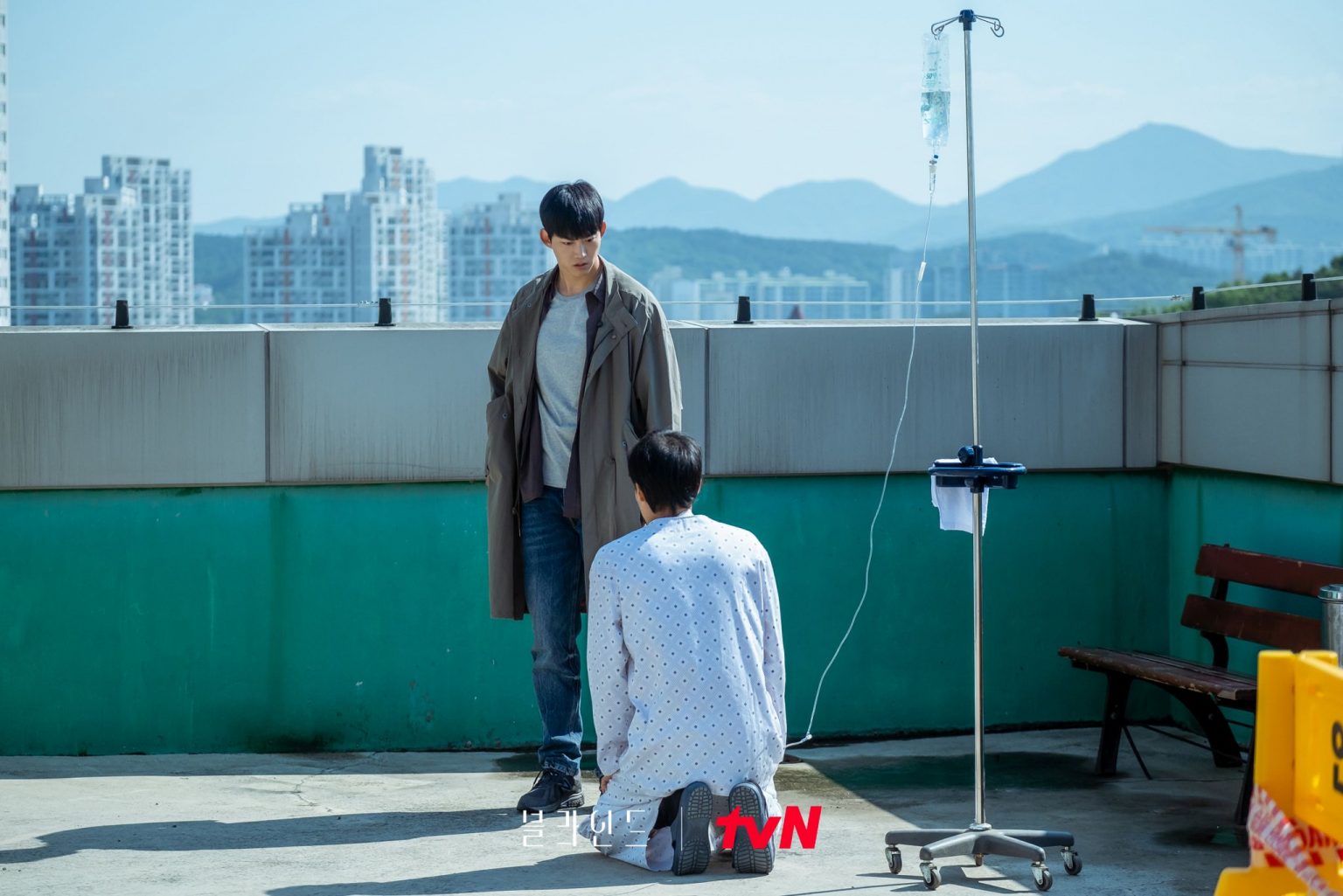 2PM's Taecyeon Is Shocked As Jeon Jin Woo Suddenly Kneels Before Him With An Offer In "Blind ...