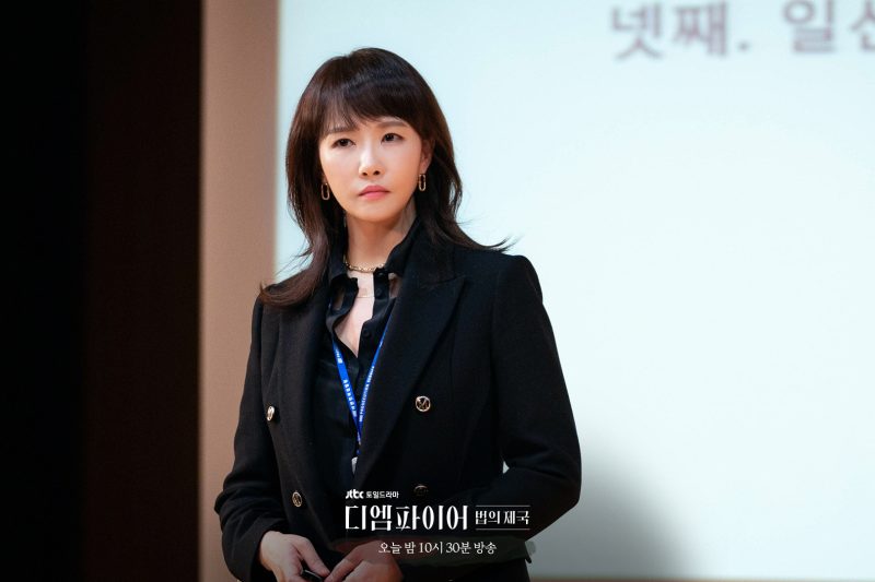 Kim Sun Ah And Her Husband’s Mistress End Up Wearing The Same Outfit In ...