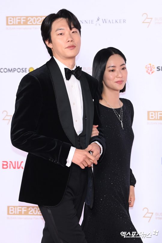 Stars Light Up The Red Carpet At 2022 Busan International Film Festival ...