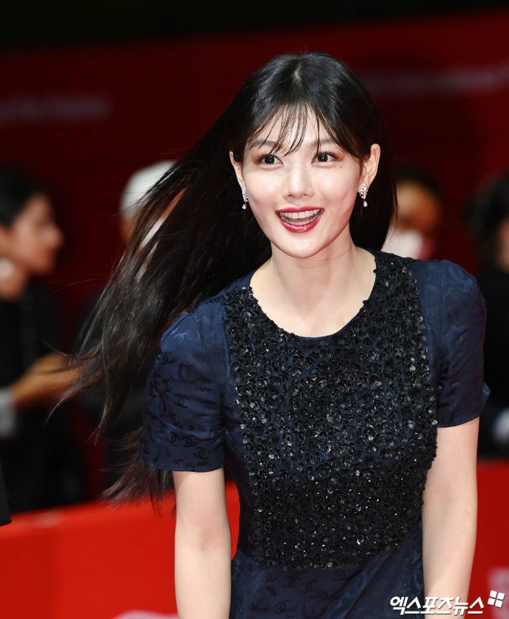 Stars Light Up The Red Carpet At 2022 Busan International Film Festival ...