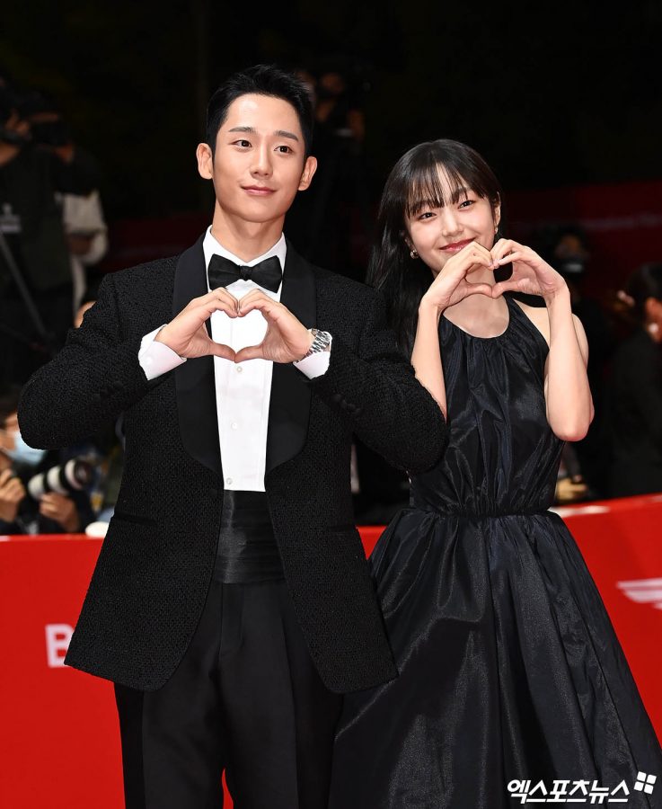 Stars Light Up The Red Carpet At 2022 Busan International Film Festival ...