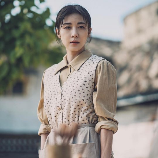 Kang Ha Neul And Ha Ji Won Transcend Time In Contrasting Dual Roles For ...