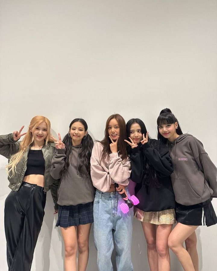 Le BLACKPINK posano per le foto con Hyeri di Girl's Day, Minnie di (G)I ...
