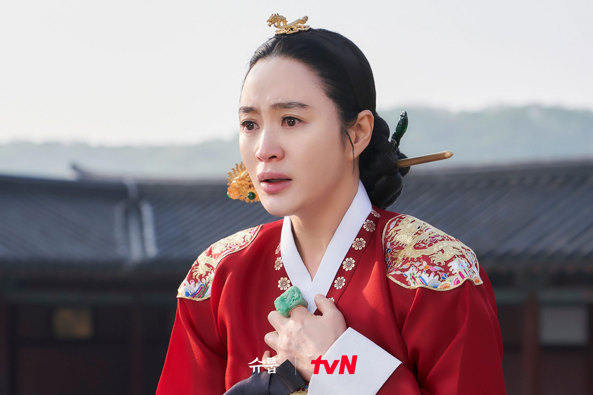 Kim Hye Soo Is Shocked To Tears After Secretly Following Yoo Seon Ho In ...