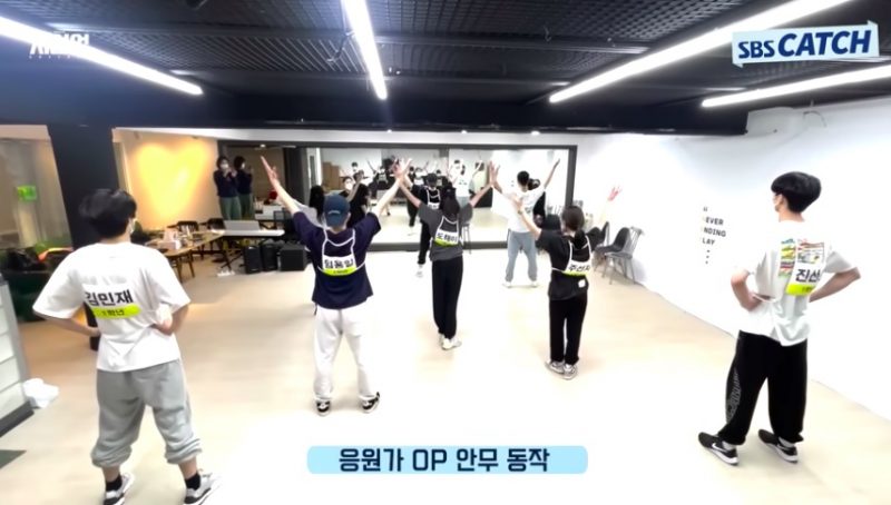 Watch: “Cheer Up” Cast Keep Their Energy High During Fun And Intense Dance Practice | Soompi