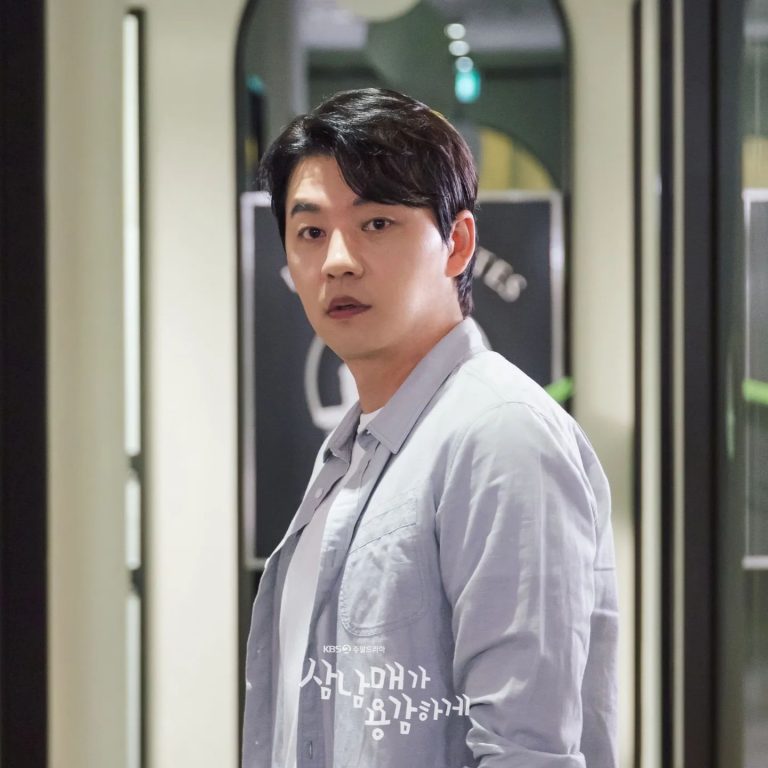 Kim So Eun Has A Memorable First Meeting With Kim Seung Soo In "Three ...