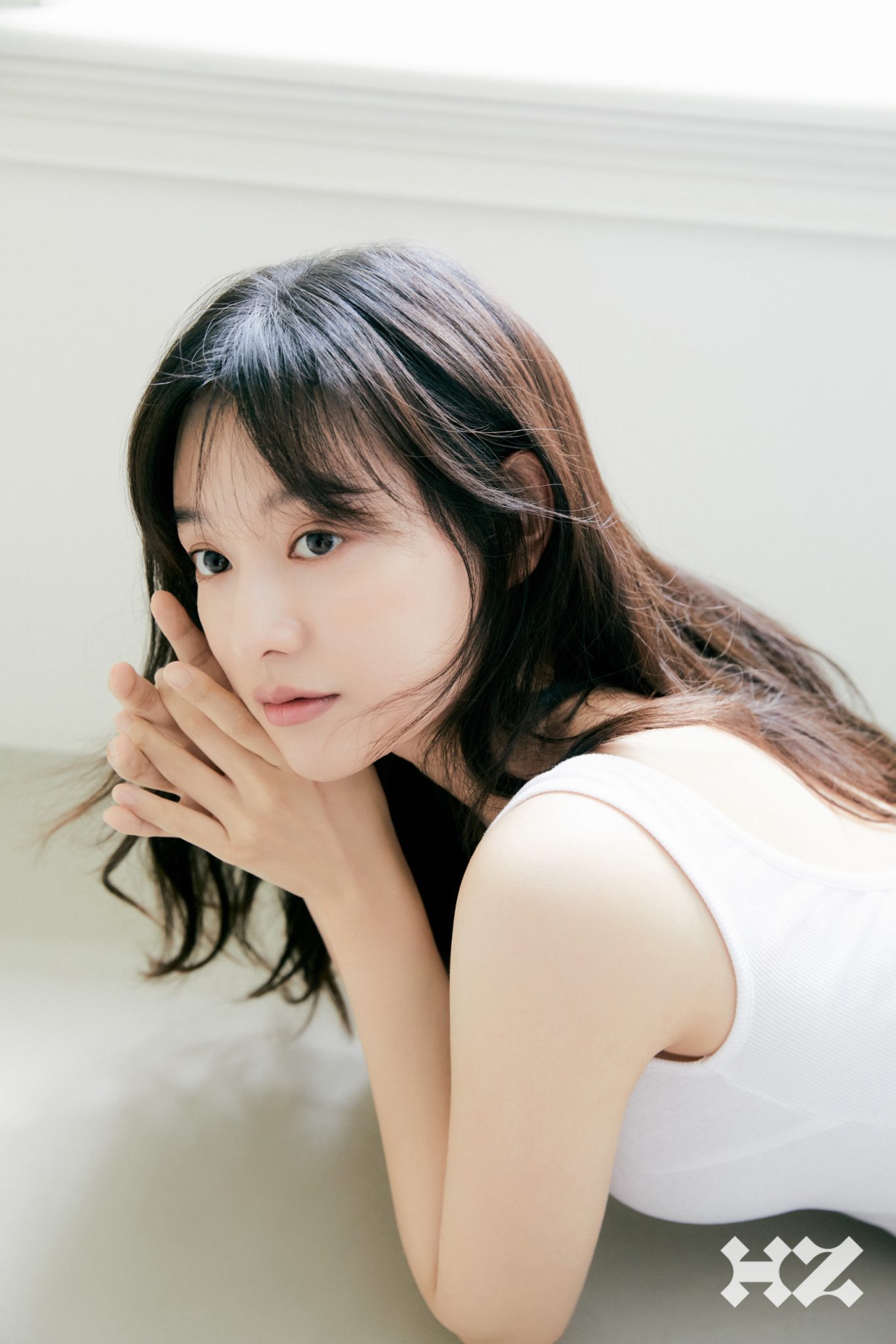 Kim Ji Won Unveils New Profile Photos + Talks About What Kind Of Person ...
