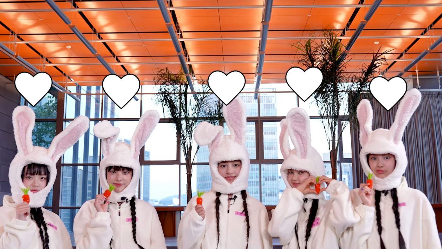 NewJeans Reveals Official Fan Club Name And Lightstick | Soompi