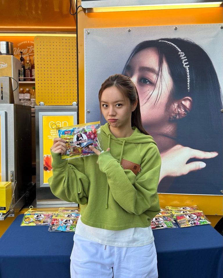 BLACKPINK's Jisoo Shows Love For Girl's Day's Hyeri And Her New Drama | Soompi