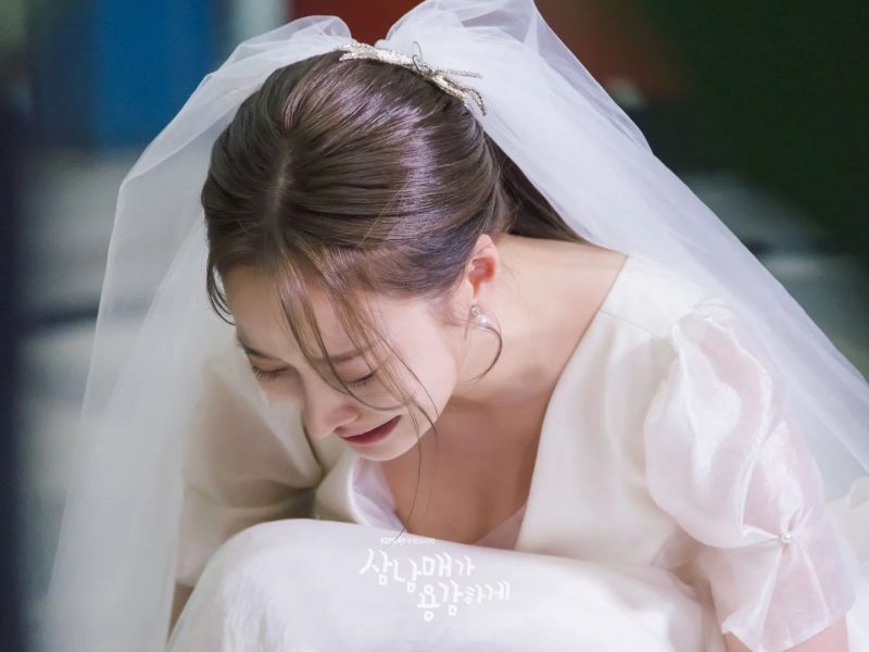 Moon Ye Won Breaks Down Sobbing As Her Wedding Falls Apart In “Three ...