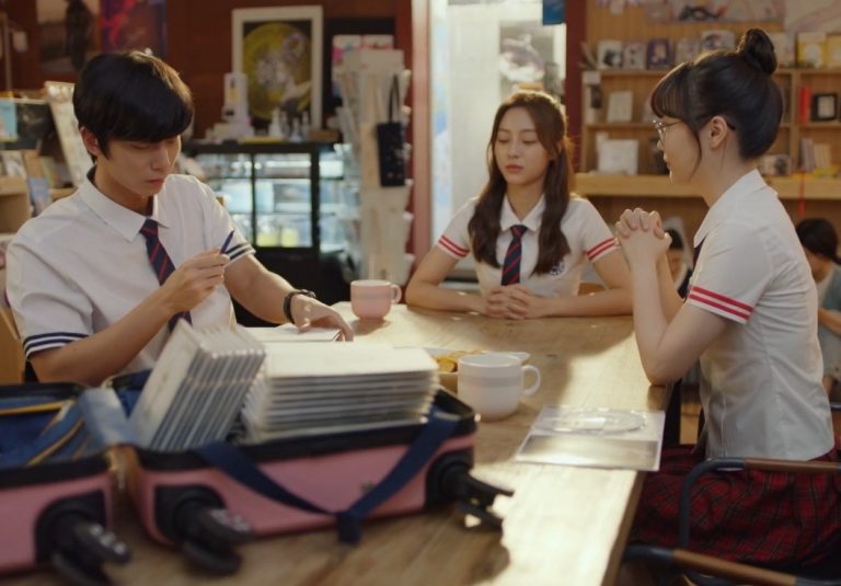5 Characteristics That You Might See In A K-Drama Girlfriend | Soompi