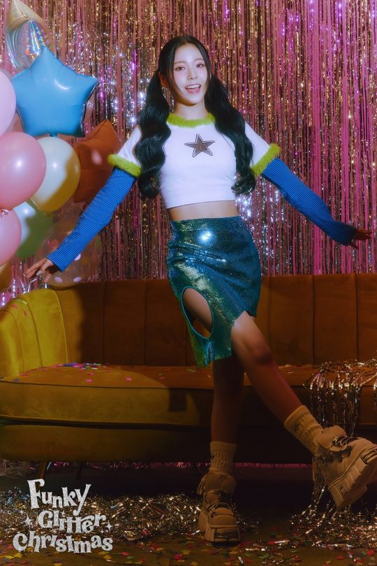 Update: NMIXX Gets Ready For The Holidays In Magical MV Teaser For "Funky Glitter Christmas ...