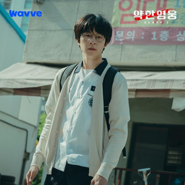Hong Kyung Dishes On Working With Park Ji Hoon And Choi Hyun Wook For ...