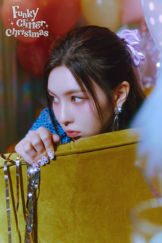 Update: NMIXX Gets Ready For The Holidays In Magical MV Teaser For "Funky Glitter Christmas ...