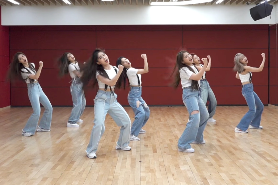 Watch: NMIXX Covers SEVENTEEN's "VERY NICE" In New Dance Practice Video | Soompi