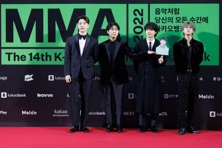 Stars Light Up The Red Carpet At Melon Music Awards 2022 | Soompi
