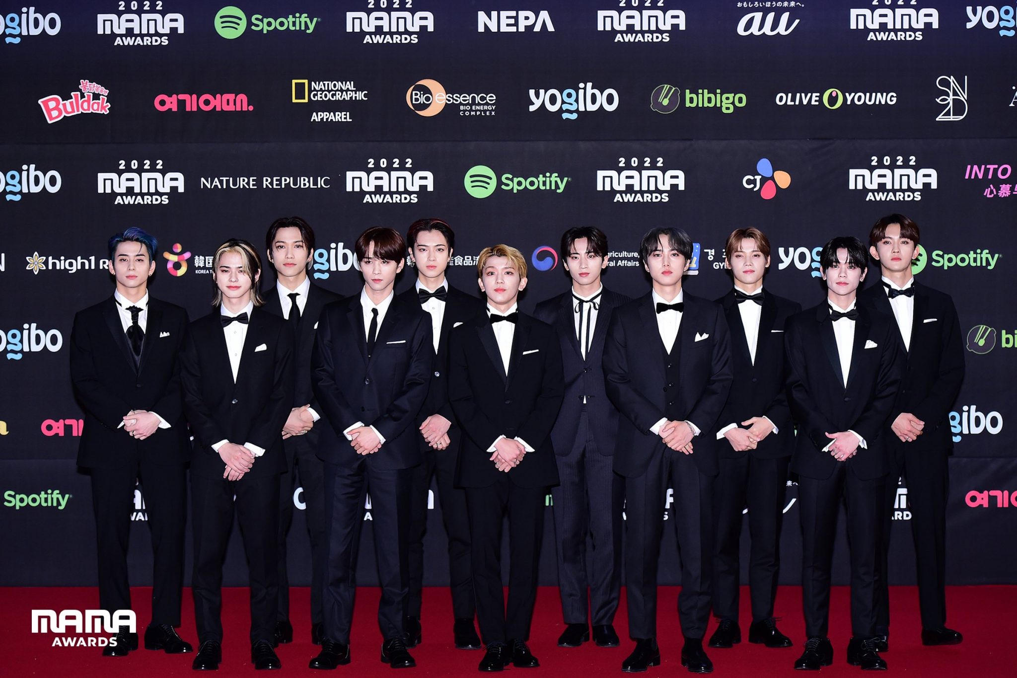 More Stars Rock The Red Carpet At The 2022 MAMA Awards (Day 2) | Soompi