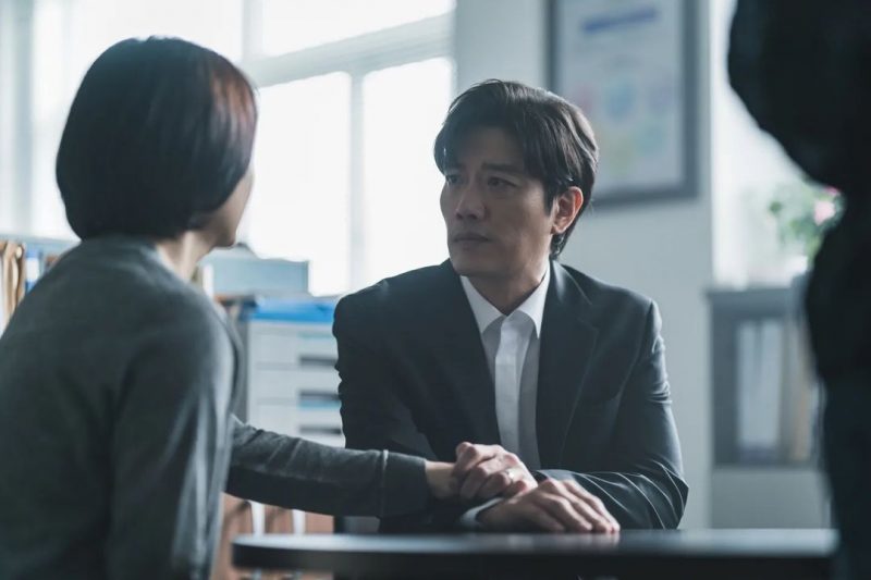 Park Hee Soon Is A Hard-Working Politician And Loving Husband In New ...