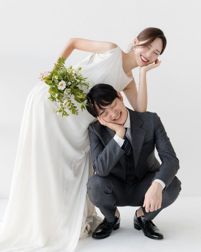 "True Beauty" Webtoon Author Gets Married + Shares Gorgeous Wedding ...
