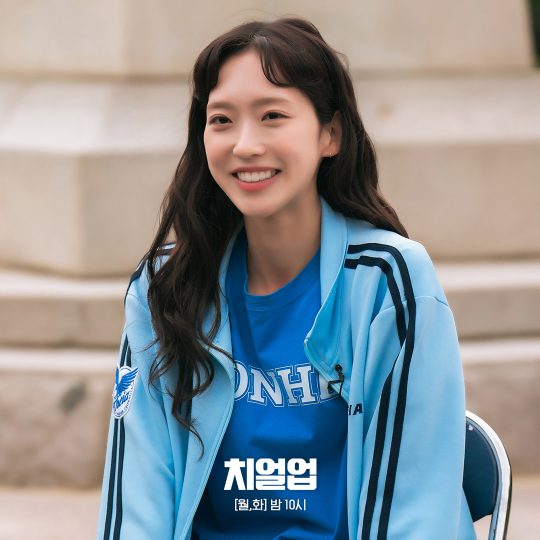 Han Ji Hyun And Jung Shin Hye Battle It Out In "Cheer Up" | Soompi