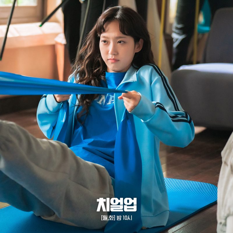 Han Ji Hyun And Jung Shin Hye Battle It Out In “Cheer Up” | Soompi