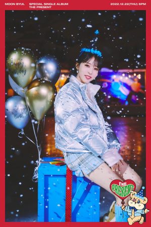 Watch: MAMAMOO's Moonbyul Gifts Fans A "PRESENT" In Festive MV | Soompi