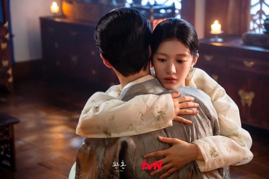 Go Yoon Jung Can't Control Her Growing Feelings For Lee Jae Wook In "Alchemy Of Souls Part 2 ...