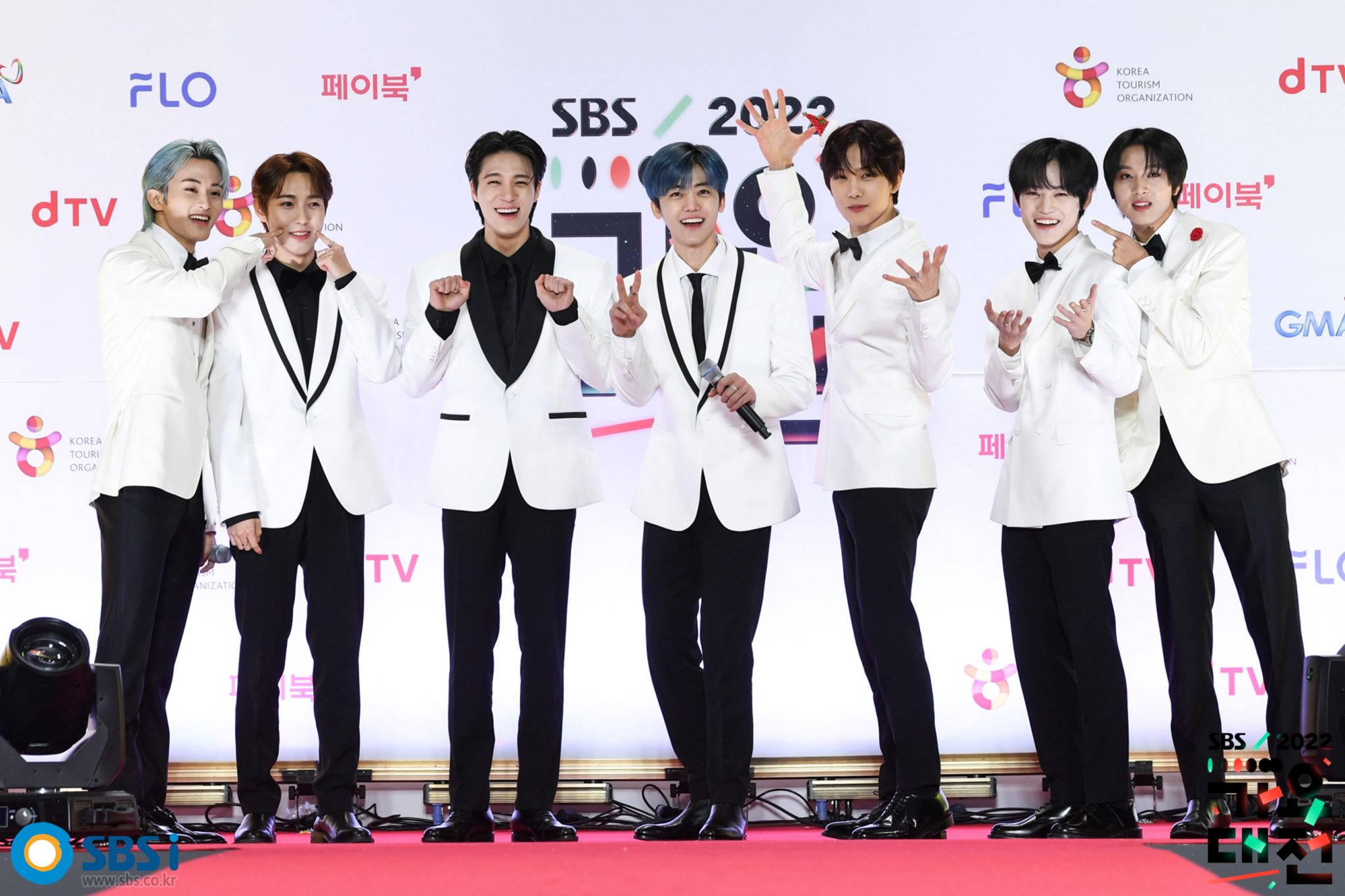 Stars Light Up The Red Carpet At 2022 SBS Gayo Daejeon | Soompi