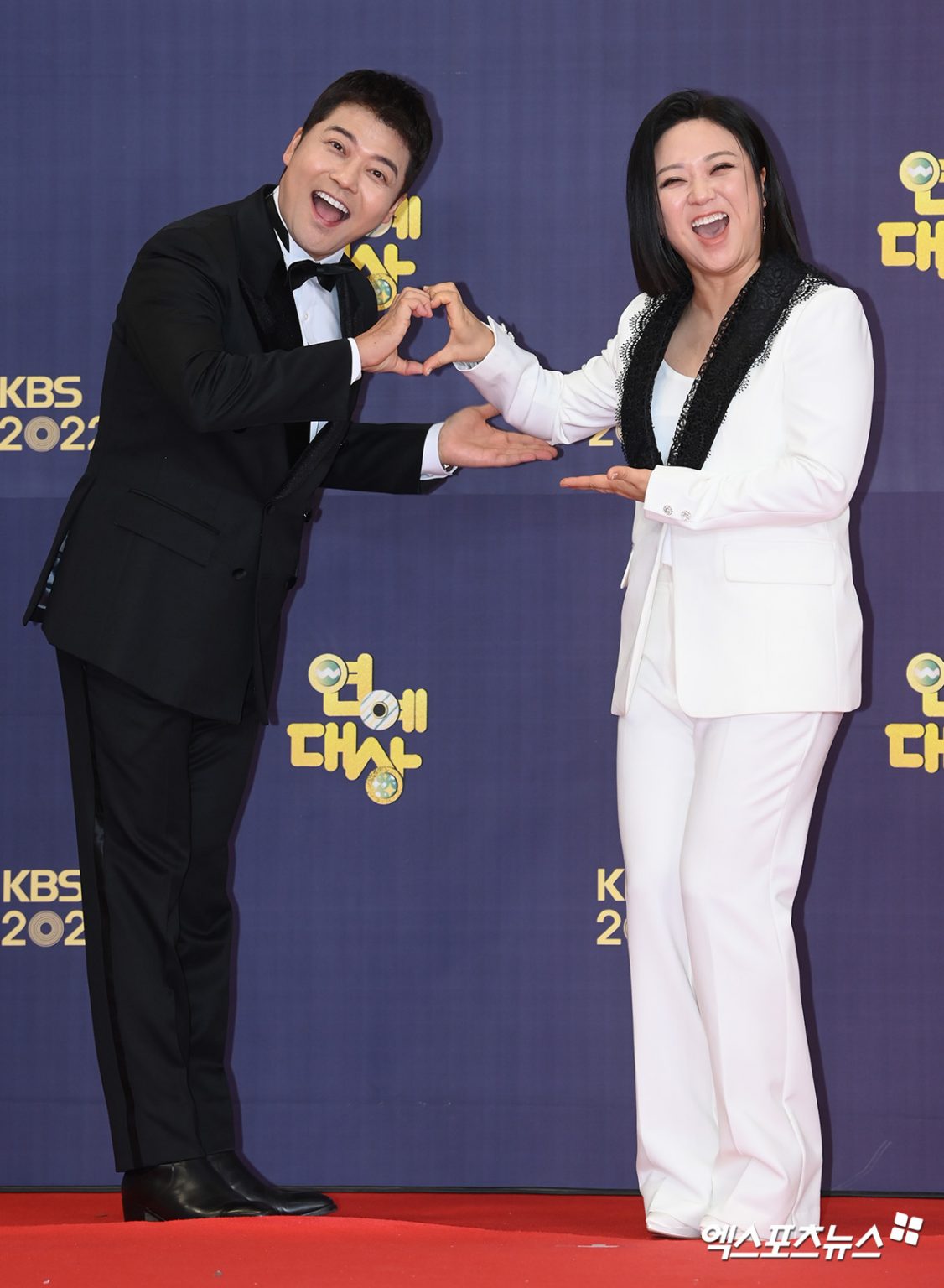 Stars Dazzle On The Red Carpet At The 2022 KBS Entertainment Awards | Soompi