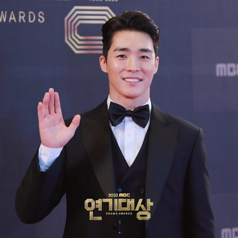 Stars Rock The Red Carpet At The 2022 MBC Drama Awards | Soompi