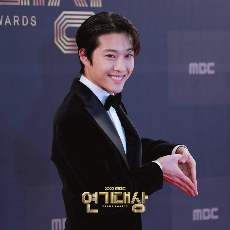 Stars Rock The Red Carpet At The 2022 MBC Drama Awards | Soompi