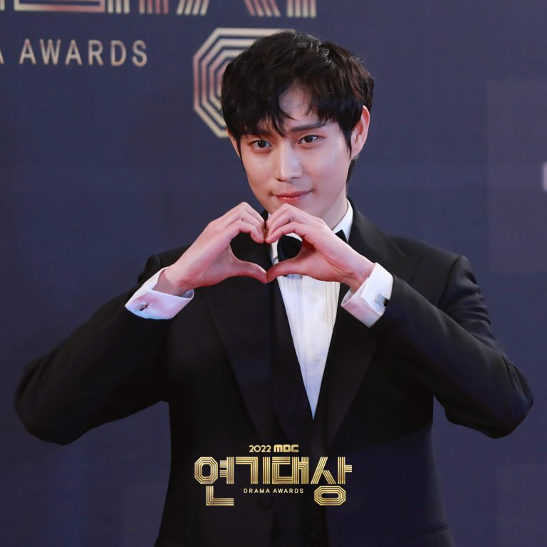 Stars Rock The Red Carpet At The 2022 MBC Drama Awards | Soompi