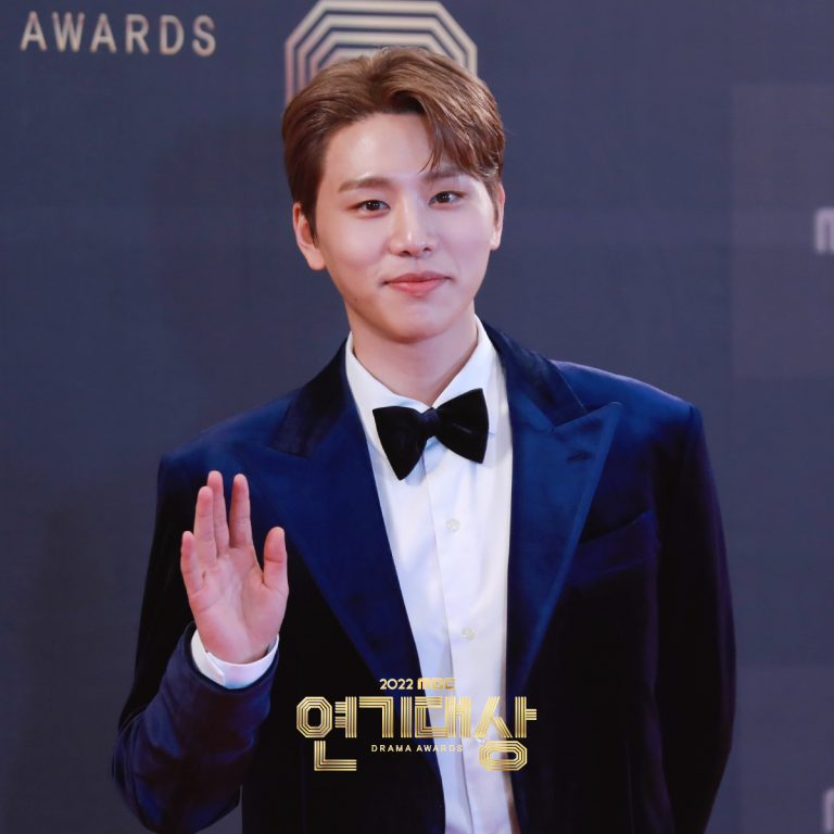 Stars Rock The Red Carpet At The 2022 MBC Drama Awards | Soompi