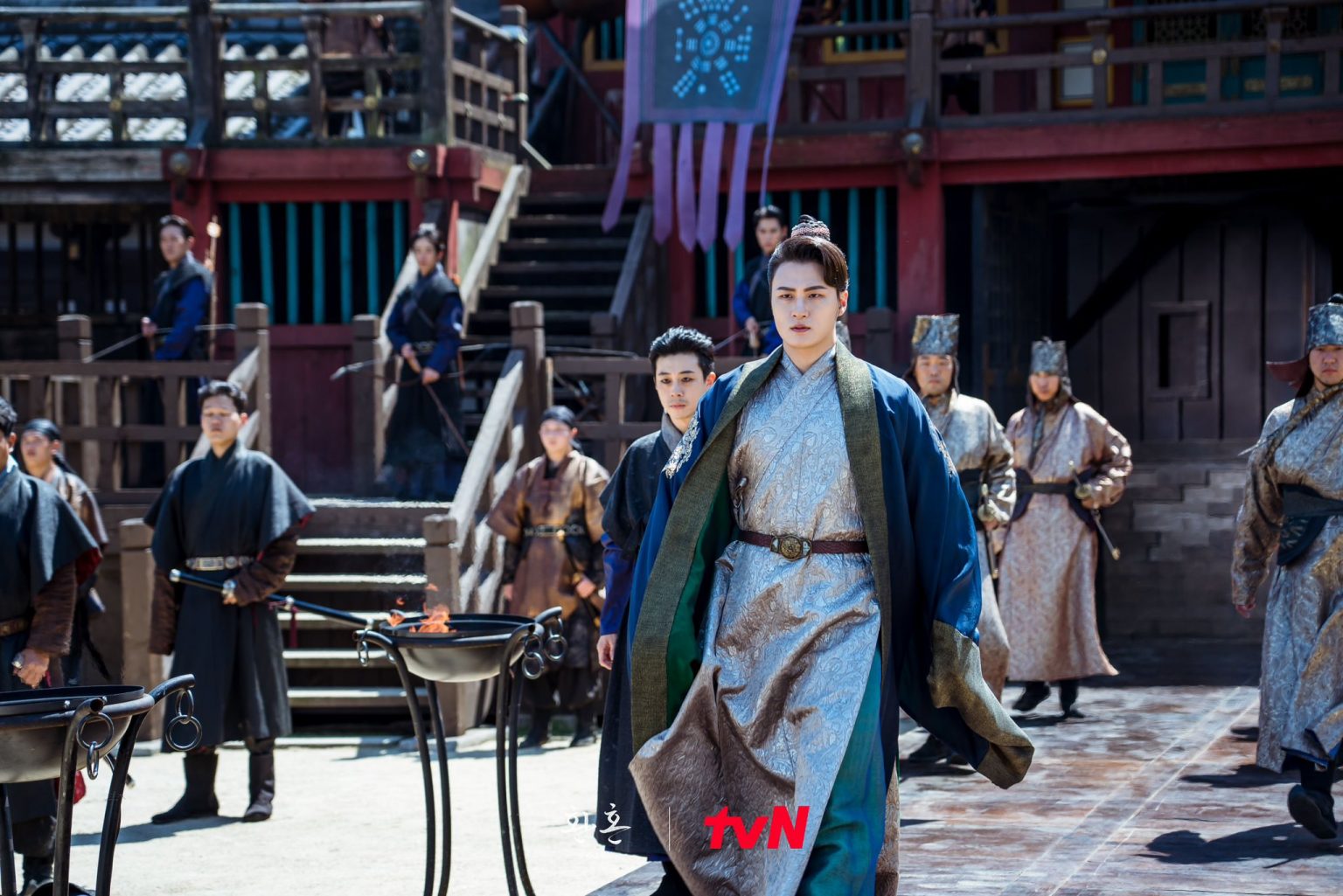 Lee Jae Wook Draws His Sword Against Shin Seung Ho In "Alchemy Of Souls ...