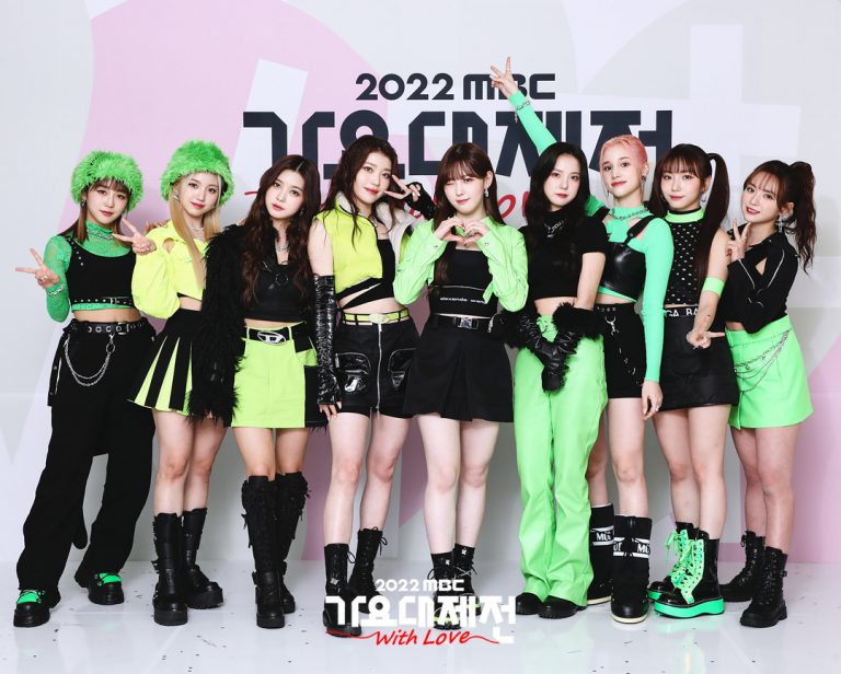 Artists Pose For The Photo Wall At The 2022 MBC Music Festival | Soompi