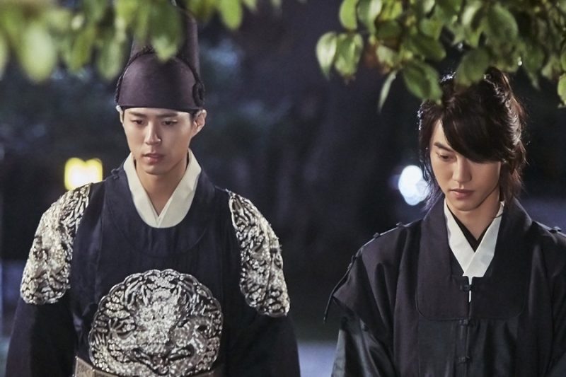 Soompi & Viki Staff Talk: What Is Your Favorite K-Drama Bromance? | Soompi
