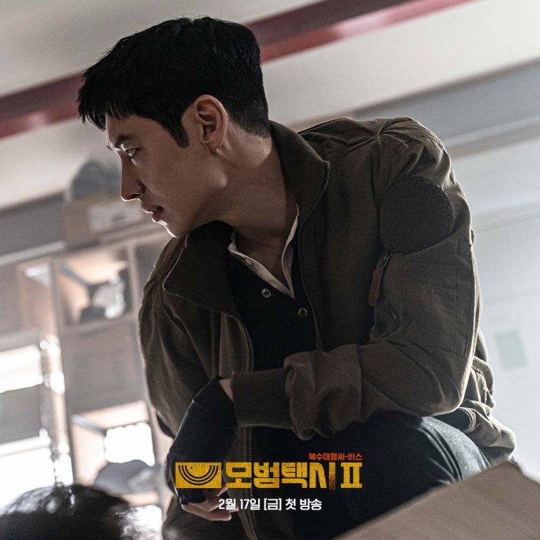Lee Je Hoon Describes His Affection For "Taxi Driver," Key Points For Season 2, And More | Soompi