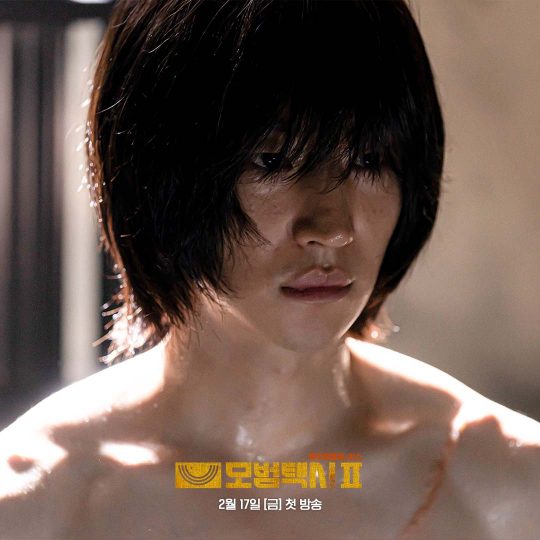 Lee Je Hoon Describes His Affection For "Taxi Driver," Key Points For Season 2, And More | Soompi