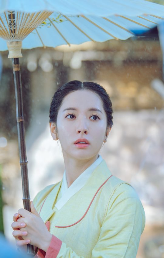 WJSN's Bona Transforms Into A Princess Seeking Revenge For Her Father ...