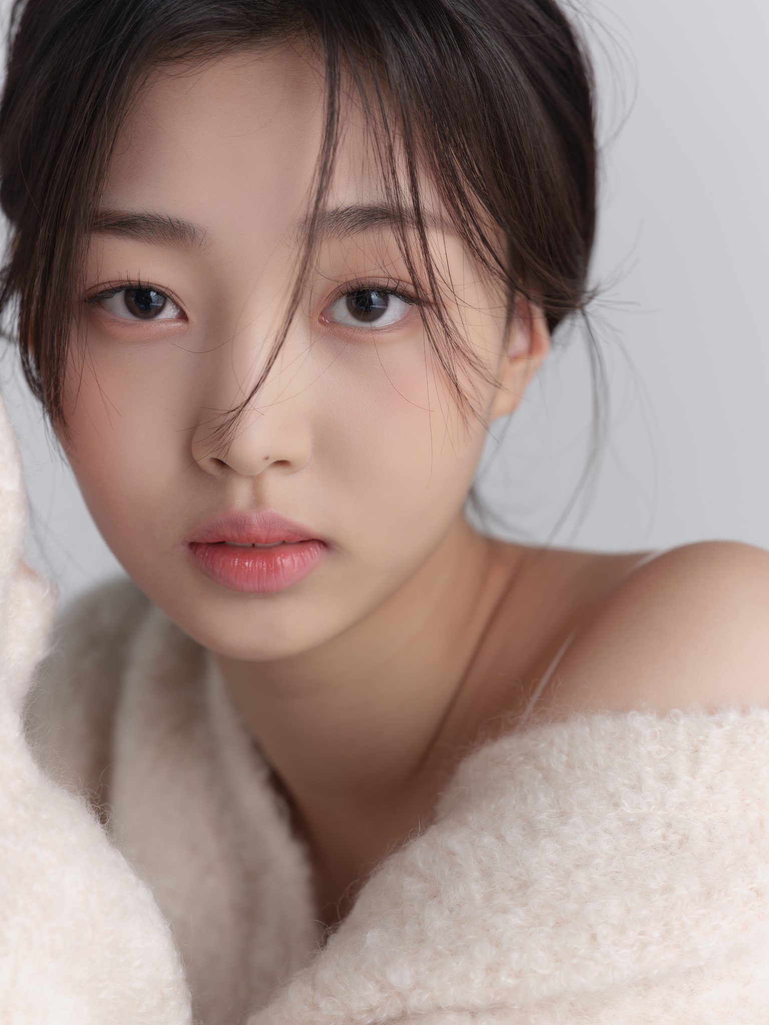 Lee Ha Eum, Sister Of TWICE's Jihyo, Signs With Starhaus Entertainment ...