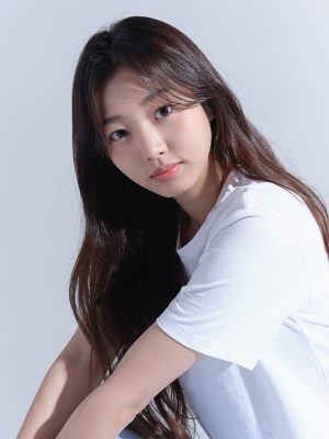Lee Ha Eum, Sister Of TWICE's Jihyo, Signs With Starhaus Entertainment ...