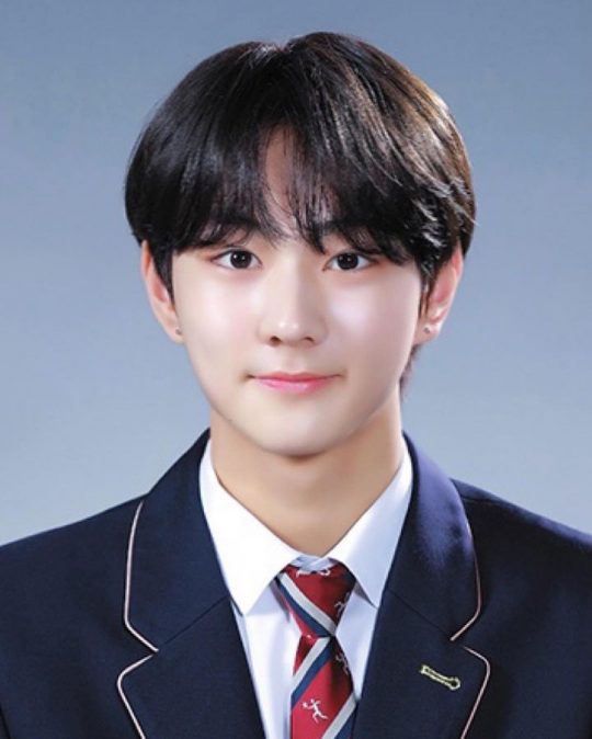Stars Celebrate Their Middle School And High School Graduations | Soompi