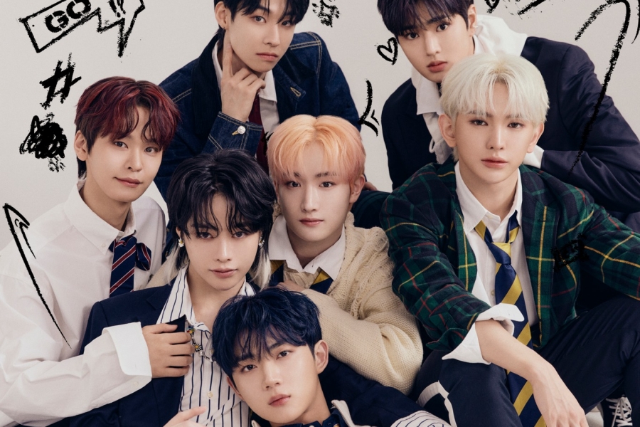 Update: TEMPEST Unveils Official Light Stick | Soompi