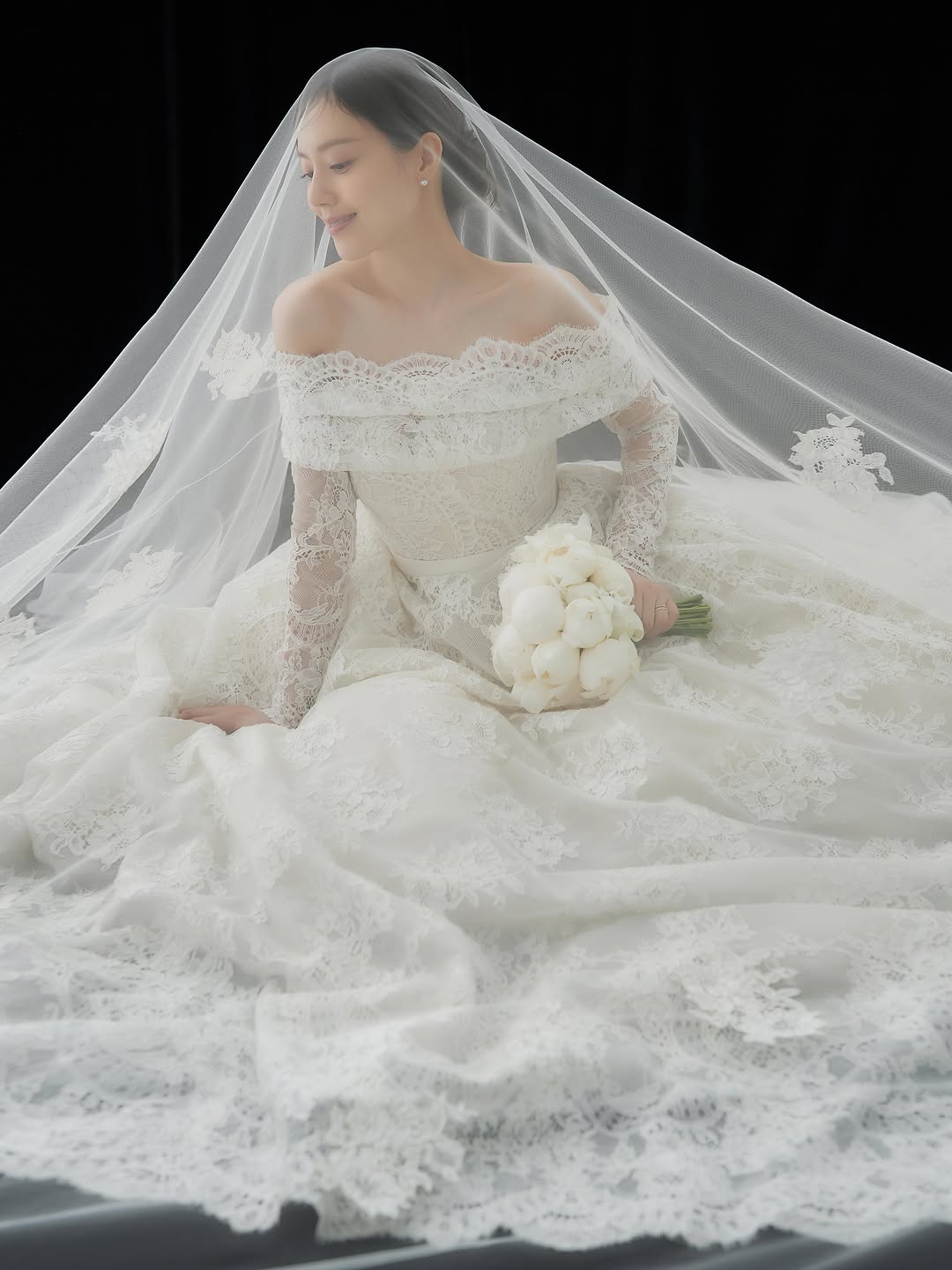 Moon Chae Won Shares Beautiful Wedding Photos | Soompi