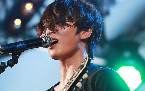 2AM Jinwoon Debuts Solo as Rock Artist at Jisan Valley Rock Festival ...