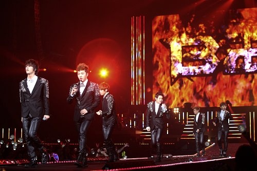 BEAST Continues on with Successful Japanese Concerts | Soompi