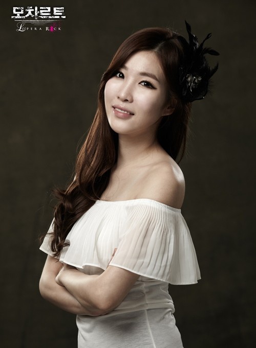 Davichi’s Lee Hae Ri Cast as Female Lead in Musical "Mozart, Opera Rock ...